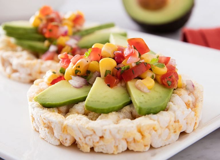 Rice Cakes and Avocado | Vegandietfood.com
